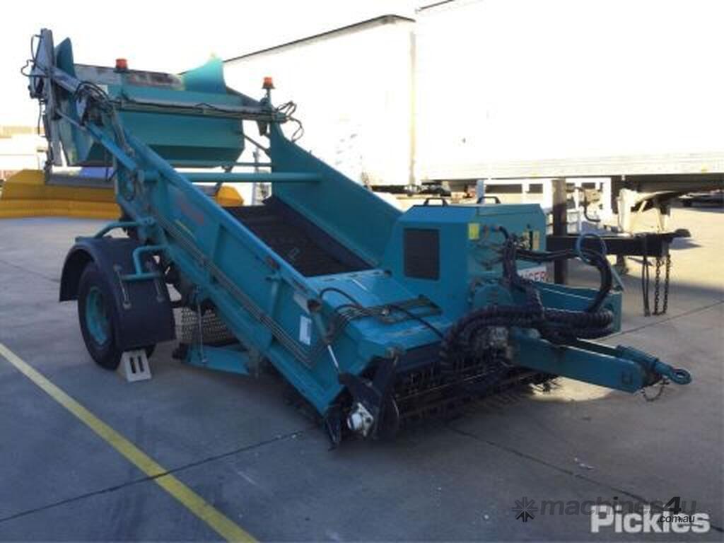 Used beach tech 2000 Construction Equipment in , - Listed on Machines4u