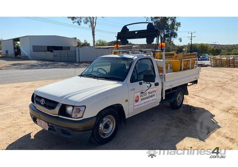 Buy Used Toyota HILUX RZN Utes in , - Listed on Machines4u