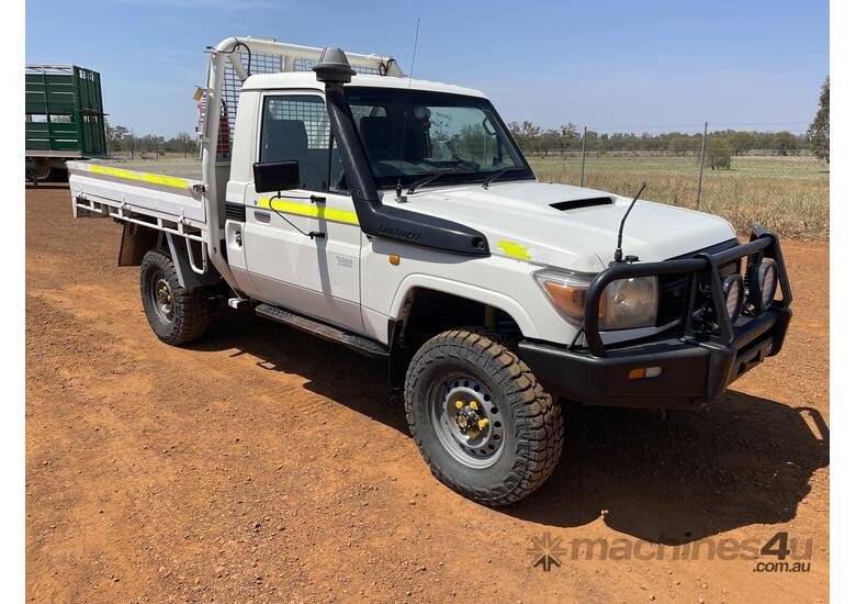 Buy Used 2012 Toyota 2012 Toyota Landcruiser Workmate SUV in , - Listed ...