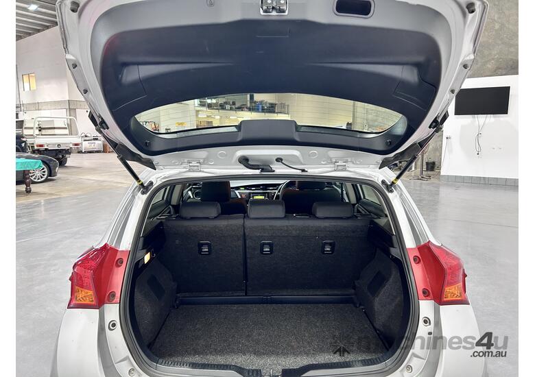 Buy Used 2013 Toyota 2013 Toyota Corolla Ascent Petrol Council Asset ...