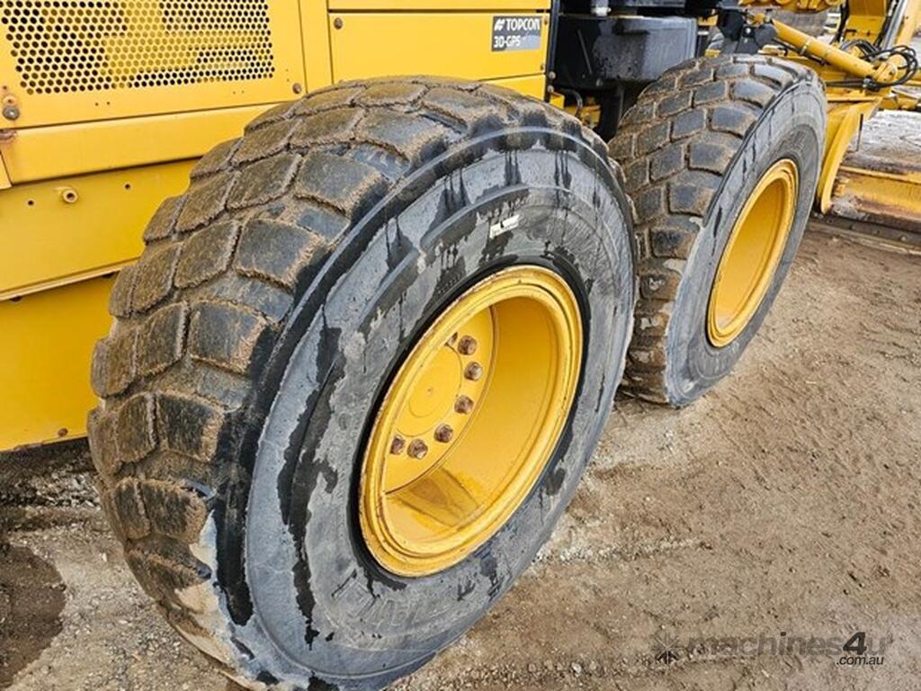 Used 2015 Caterpillar 12M Grader (988207)