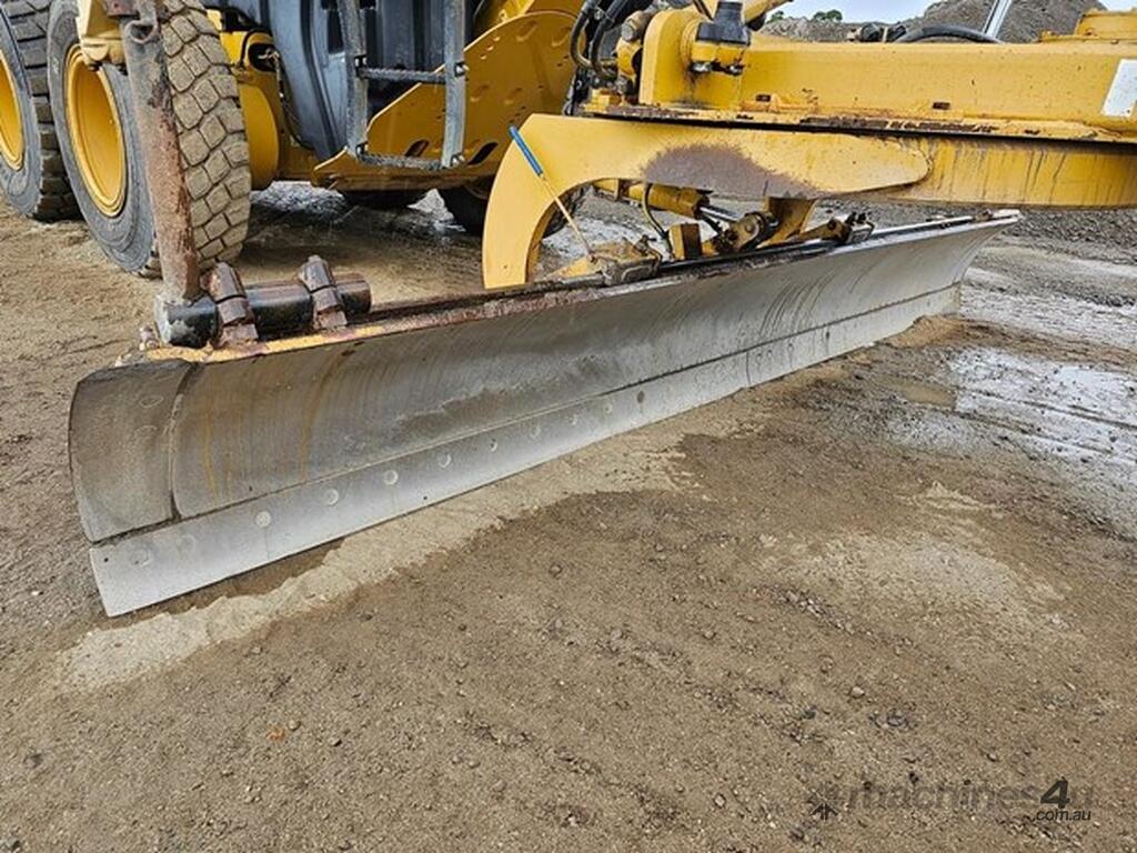 Used 2015 Caterpillar 12M Grader (988207)