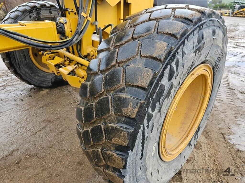 Used 2015 Caterpillar 12M Grader (988207)