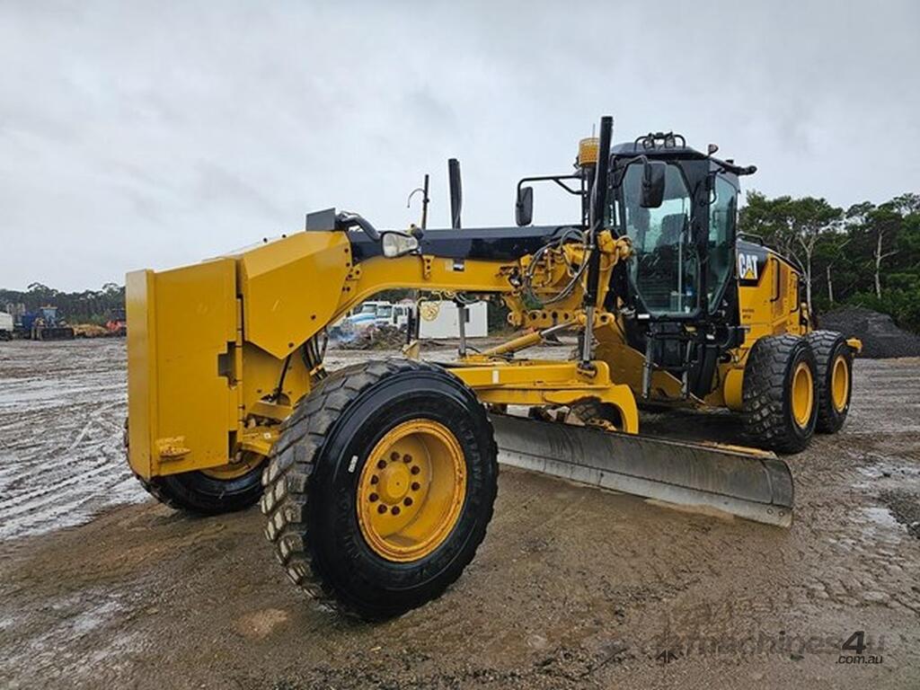 Used 2015 Caterpillar 12M Grader (988207)
