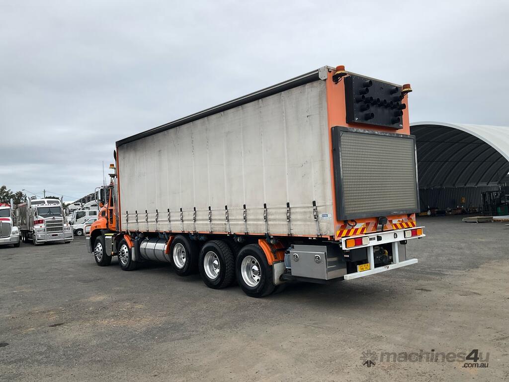 Buy Used 2017 trident 2017 Mack Trident Curtainsider Day Cab Sleeper Cab Trucks (1148370)