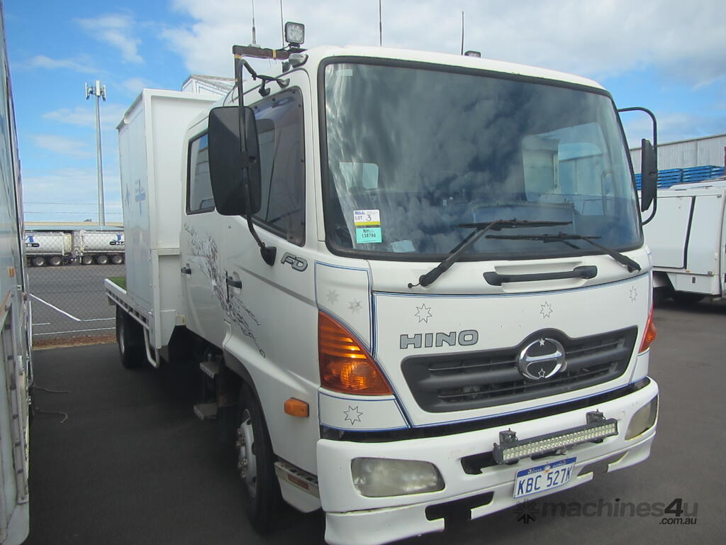 Buy Used 2005 Hino T240 Tray Truck in , - Listed on Machines4u