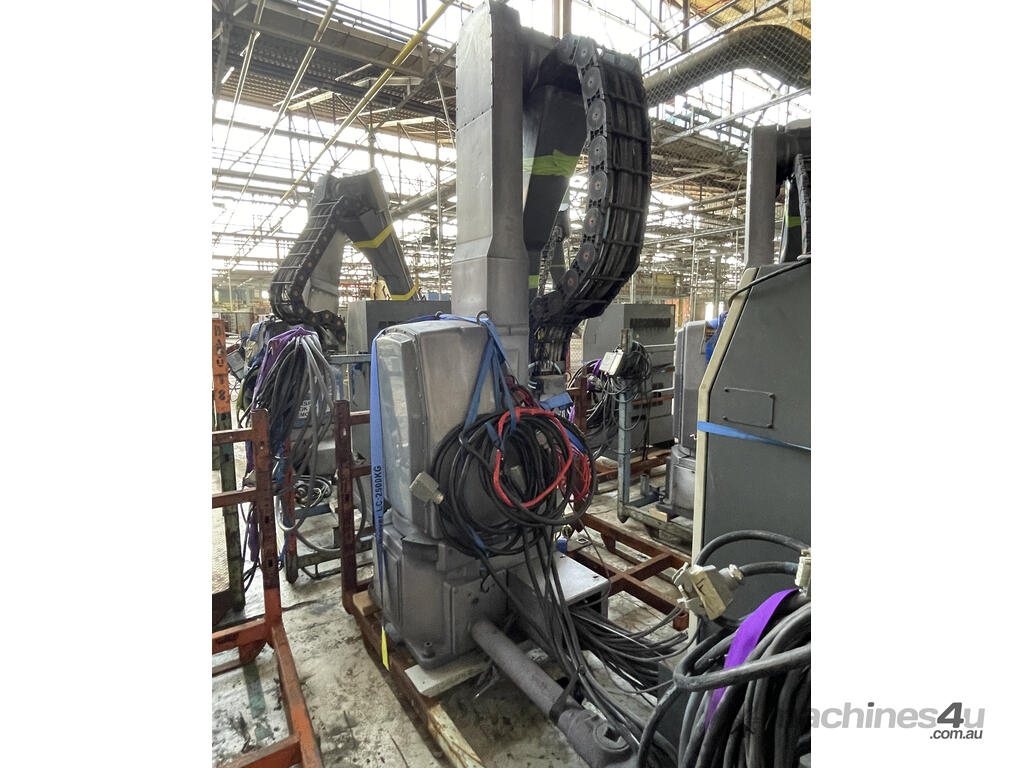 Used fanuc P-200E-6-J31B Robotic Arms (842370)