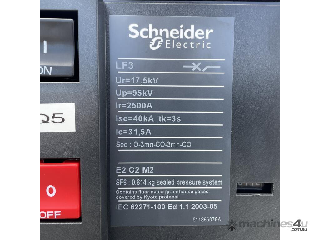 New schneider electric MCset3 IEC 62271-200 Circuit Breaker (933070)