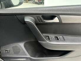 Buy Used volkswagen 2013 Volkswagen Passat Petrol Auto Wagon (1197271)