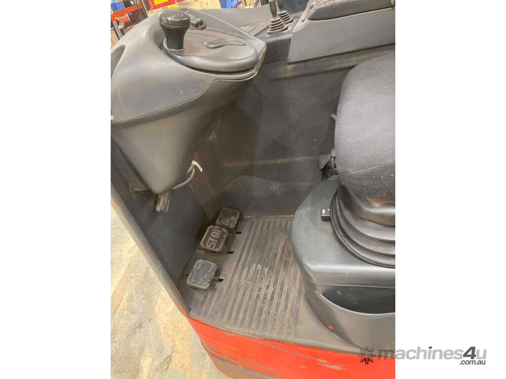 Used Linde Linde R14 8 2m sit down reach trucks Late model low hours ...