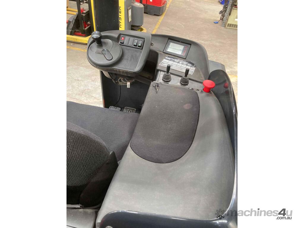 Used Linde Linde R14 8 2m sit down reach trucks Late model low hours ...