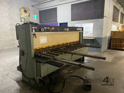 Used promecam GTH 425 Hydraulic Guillotine in , - Listed on Machines4u