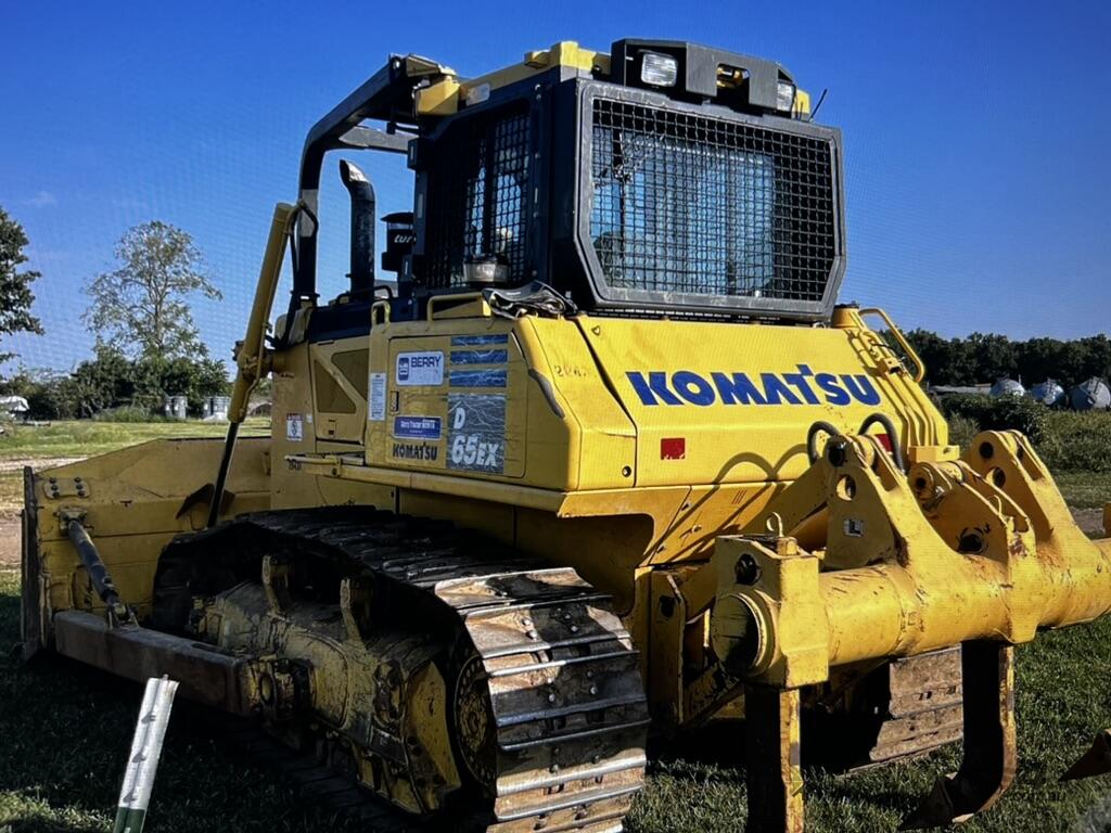 New 1995 komatsu D65 Dozer Sweeps (986171)