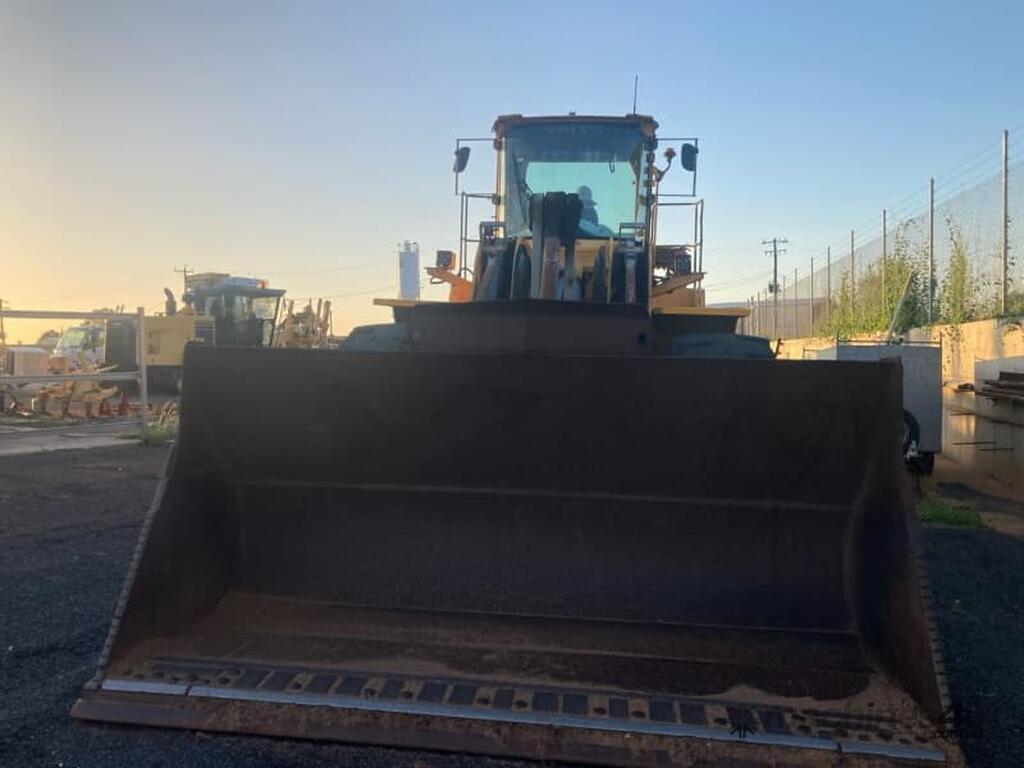 Used Volvo Volvo L180E High Lift Loader - 93 000 Inc GST Wheel Loader ...