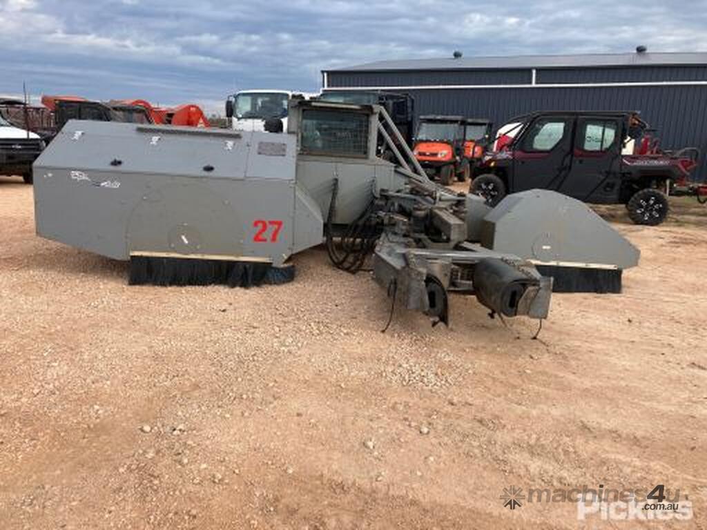 Used 2018 Orchard-Rite 2018 Orchard-Rite Bullet II Tree Shaker Day Cab ...