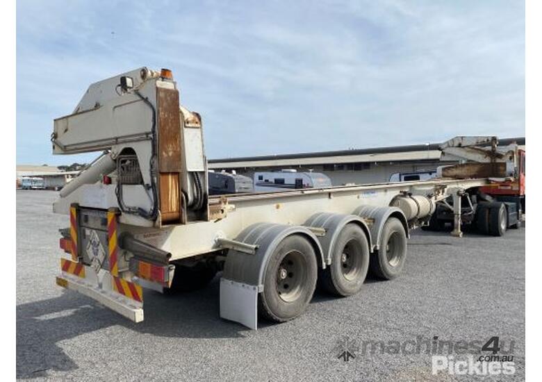 Buy Used 2004 steelbro SBSS343F Skel Trailer in , - Listed on Machines4u