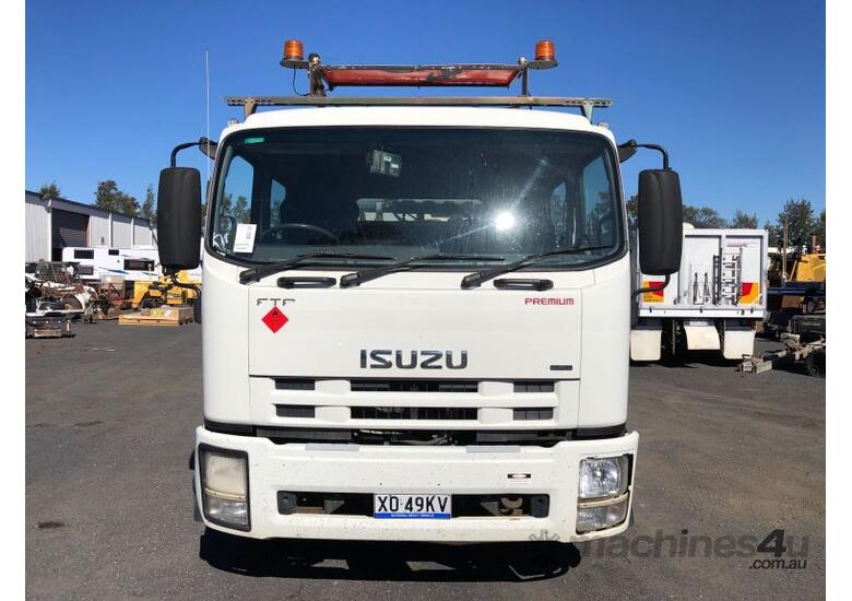 Buy Used 2010 Isuzu FTR900 Dual Cab Trucks in , - Listed on Machines4u