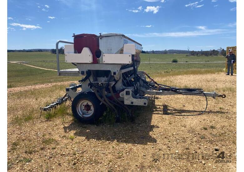 Buy Used taege Taege Series 300 Trailing Seeder Service Trucks (1059774) - Listed on Machines4u