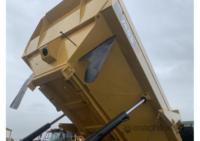 Used 2012 Caterpillar 740B Articulated Dump Truck (1106074) - Listed on ...