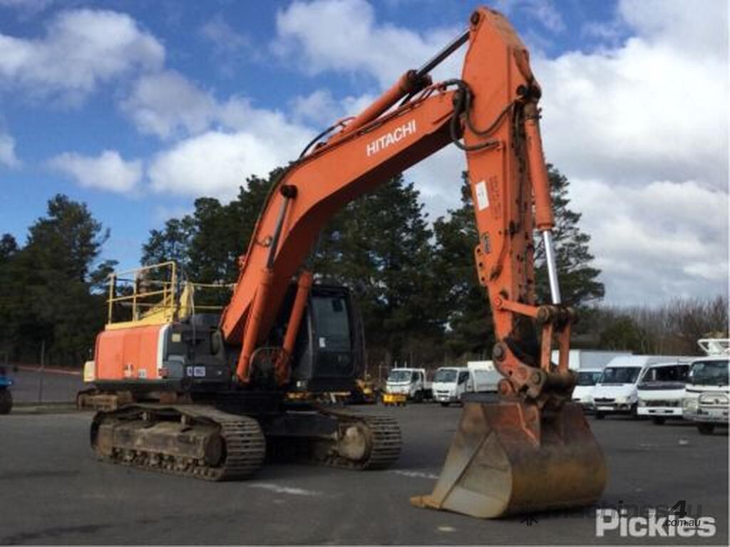 Used Hitachi ZX330 LC-3 21-45 Tonne Excavator in , - Listed on Machines4u