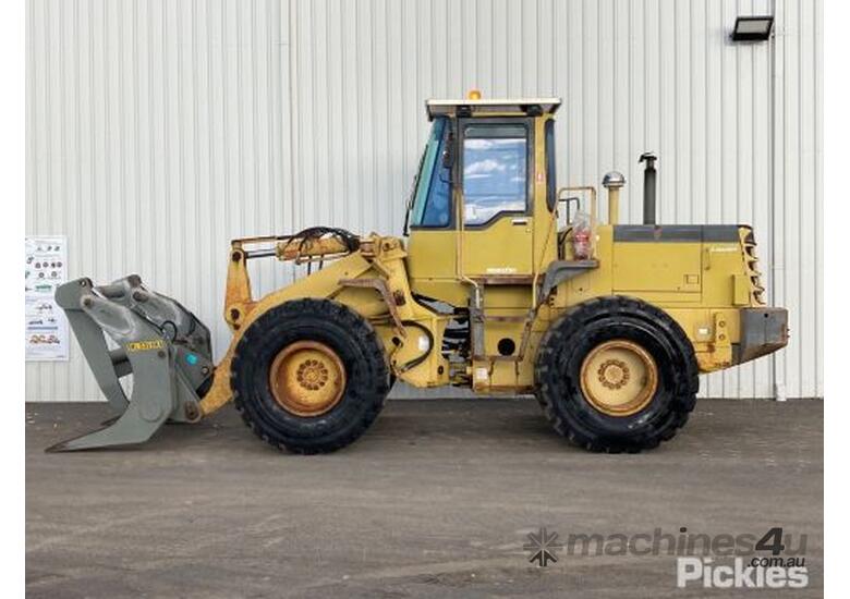 Used komatsu WA250-3 Wheel Loader Bucket in , - Listed on Machines4u