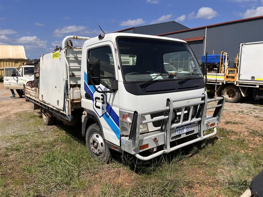 Buy Used Mitsubishi Canter Trucks (1039675) - Listed on Machines4u