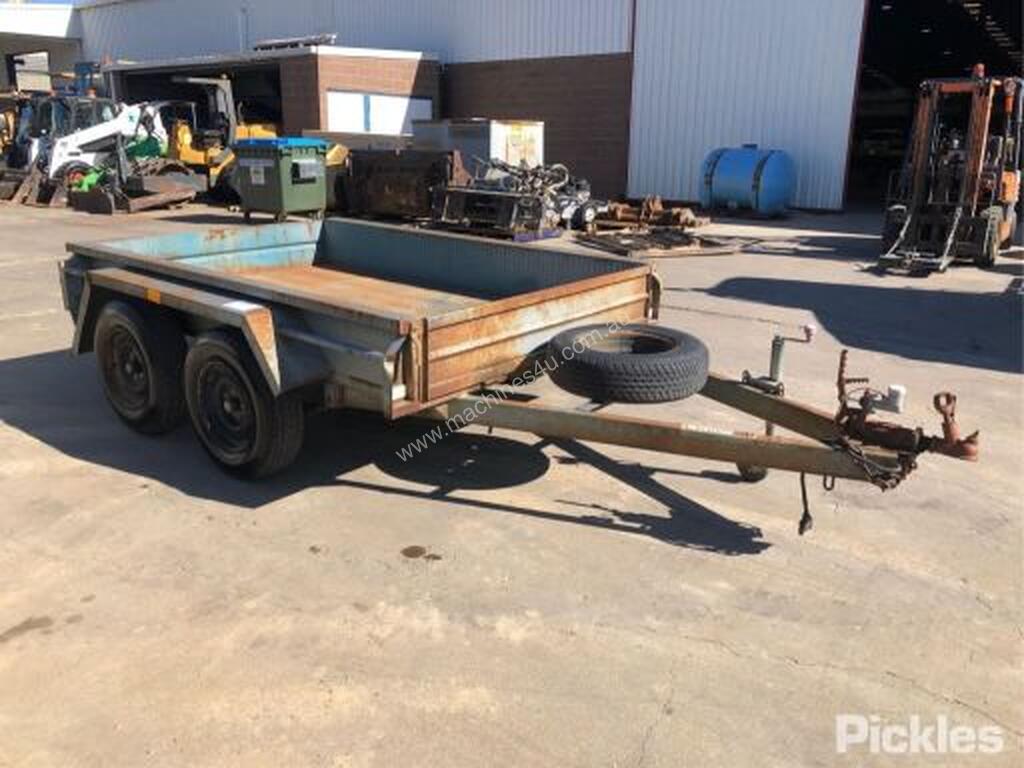 Buy Used victorian trailers 2001 Victorian Trailers Quad Dog Trailer in ...