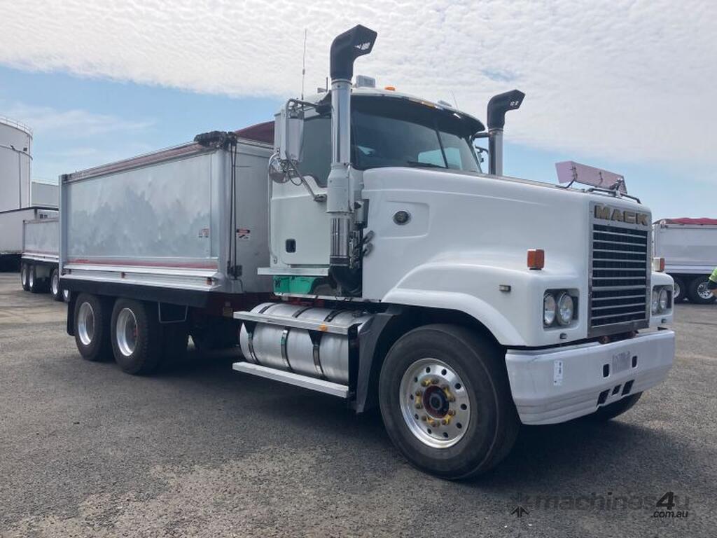 Buy Used 2007 Mack CLS TRIDENT Sleeper Cab Trucks in , - Listed on Machines4u