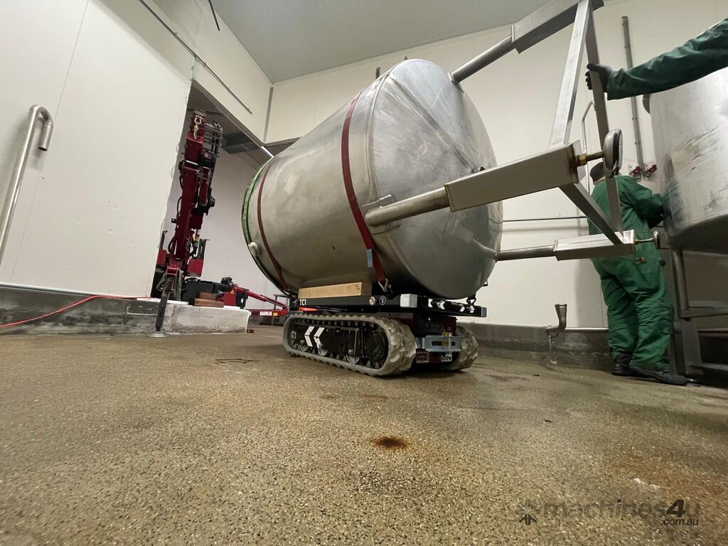 New HOEFLON TC-1 Tracked Carrier (1087676)