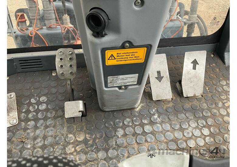 Used 2003 hako Hako City Master 600 Articulated Sweeper Industrial ...