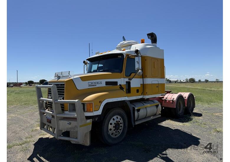 Buy Used 2005 Mack 2005 MACK FLEETLINER PRIME MOVER Trucks (1088276 ...