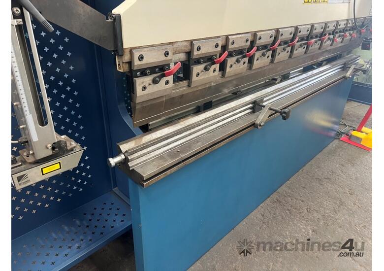 Used machtech MACHTECH WPB 80-2500D Press brake 80t x 2500mm with Delem ...