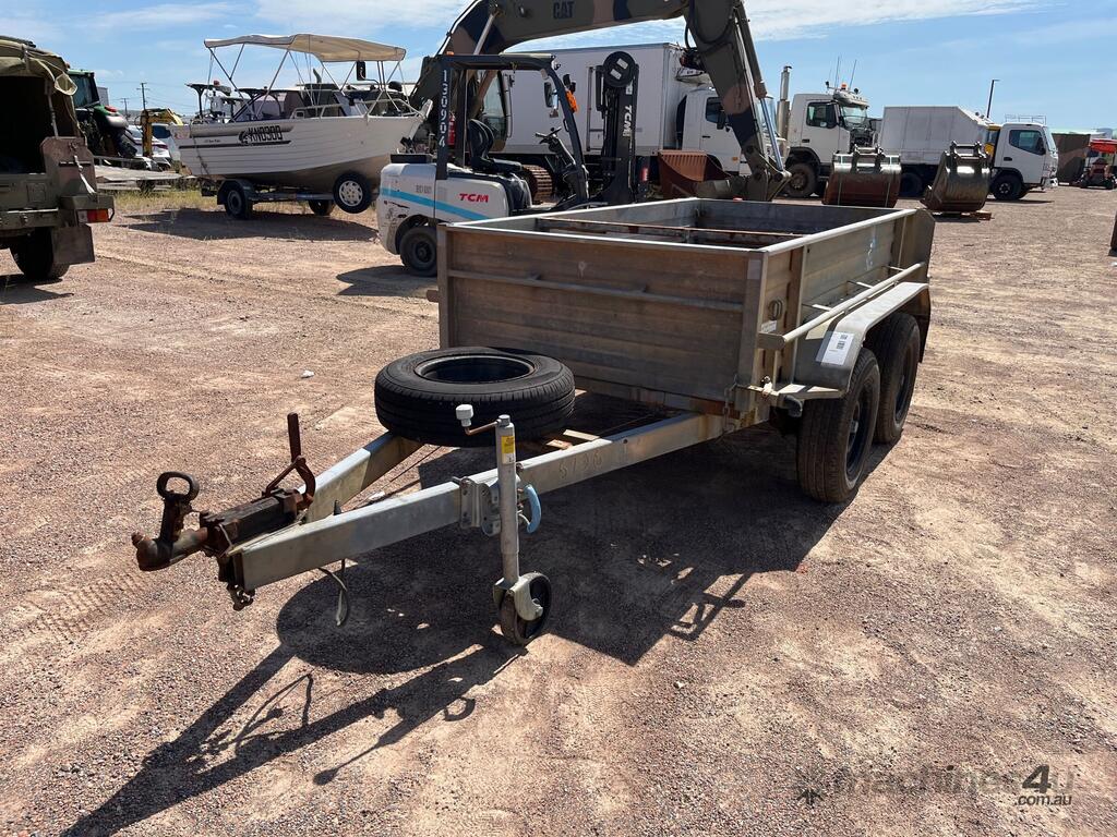 Buy Used 2003 nathan trailers 2003 Nathan Trailers Dual Axle Box ...