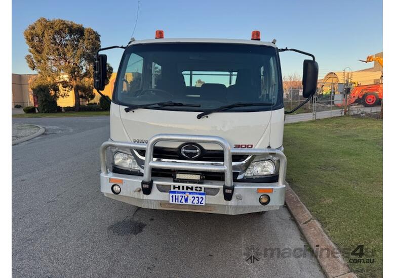 Buy Used 2014 Hino Truck Dual Cab Hino 921 4 5 tonne Auto 230880km Ex ...