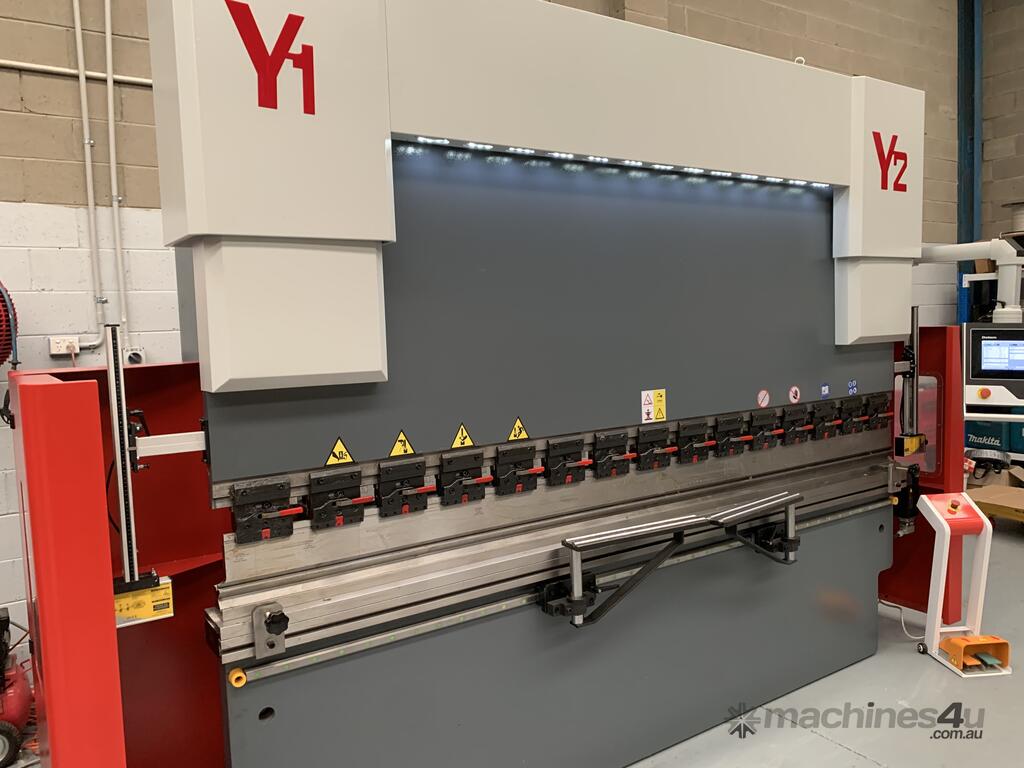 New CNC-TECH CNC-TECH 7 Axes 3 m X 135 Ton CNC pressbrake with Delem DA ...