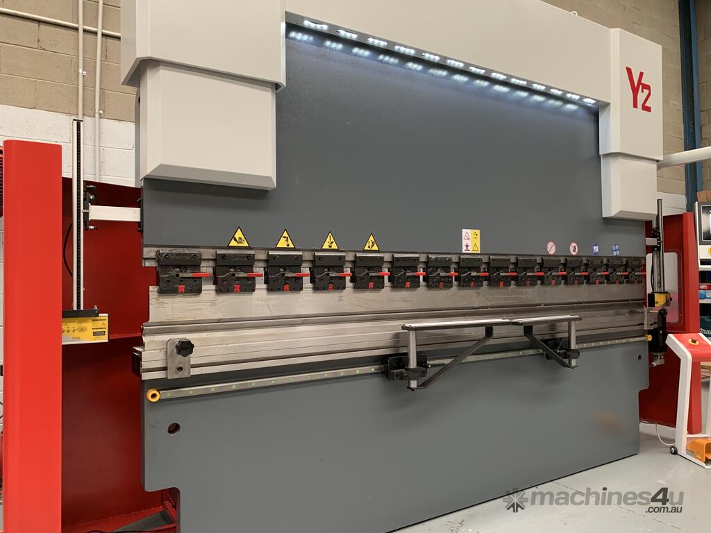 New CNC-TECH CNC-TECH 7 Axes 3 m X 135 Ton CNC pressbrake with Delem DA ...