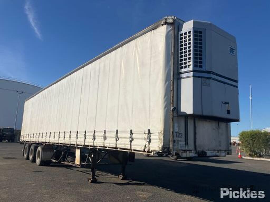 Buy Used barker HEAVY DUTY TRIAXLE Tipper Trucks in , - Listed on ...