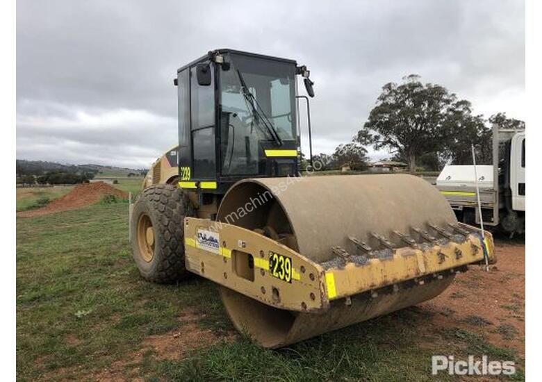 Used Caterpillar CS56 Roller Vibrating in , - Listed on Machines4u