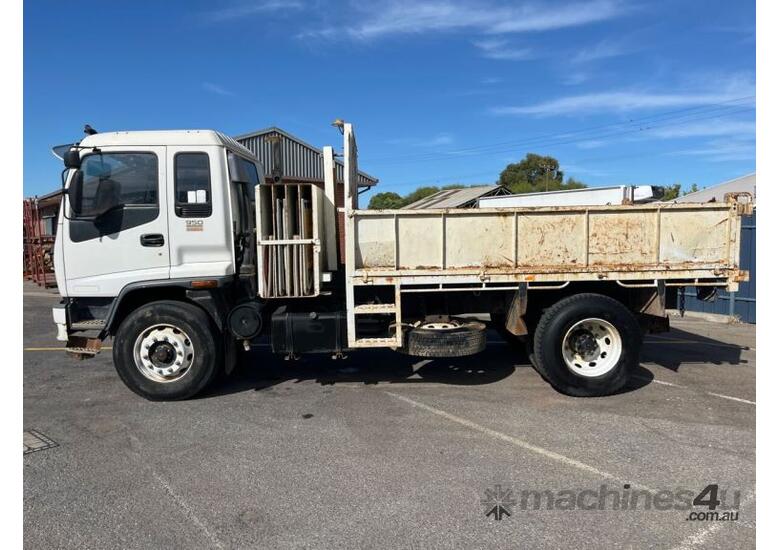 Buy Used 2006 Isuzu FVR950 Crane Trucks in , - Listed on Machines4u