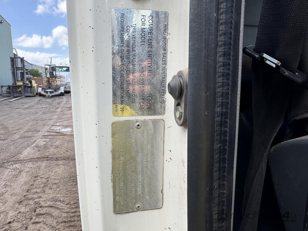 Buy Used 2014 Hino 2014 Hino FY500 2628 Tipper Trucks (1097478 ...