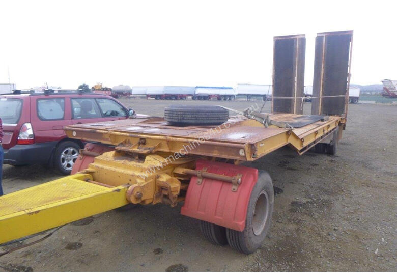 Buy Used 1985 freighter Freighter Semi Drop Deck Trailer Drop Deck Trailer in , - Listed on ...