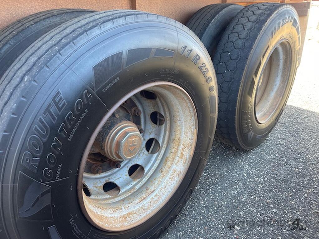 Buy Used 2004 howard porter PIG Pig Tipper Trailer (973778)