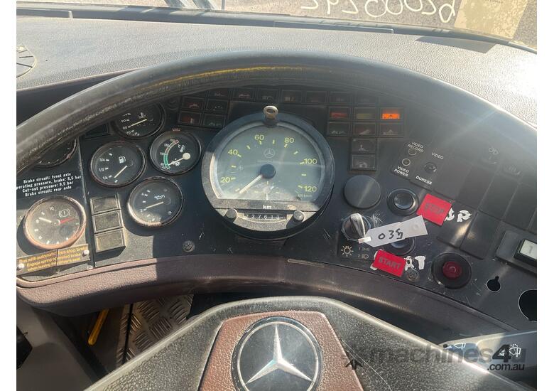 Buy Used 2000 mercedes benz 2000 Mercedes Benz 405 Bus Trucks (1141079 ...