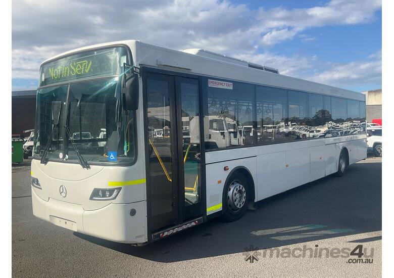 Buy Used 2000 mercedes benz 2000 Mercedes Benz 405 Bus Trucks (1141079 ...