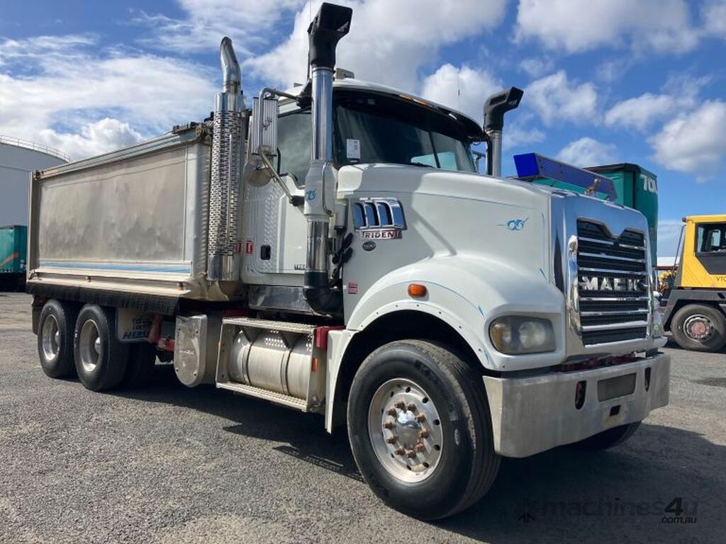 Buy Used 2011 trident 2011 Mack Trident Tipper Sleeper Cab Trucks in MILPERRA, NSW