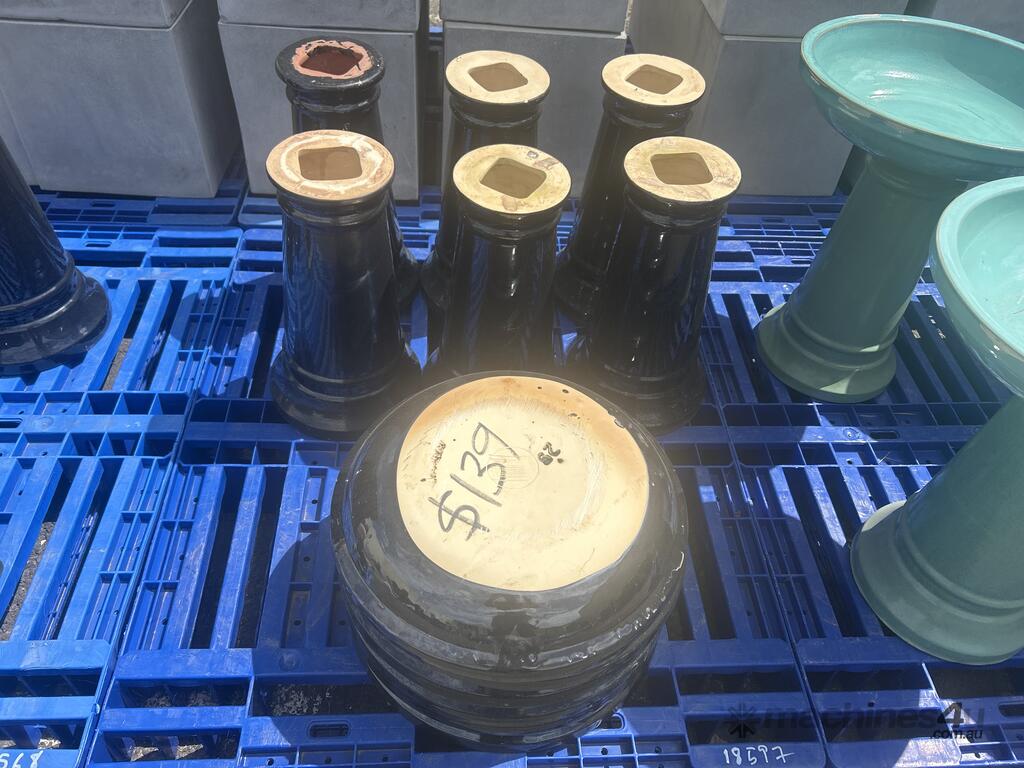 Used Bird Baths (1190108)