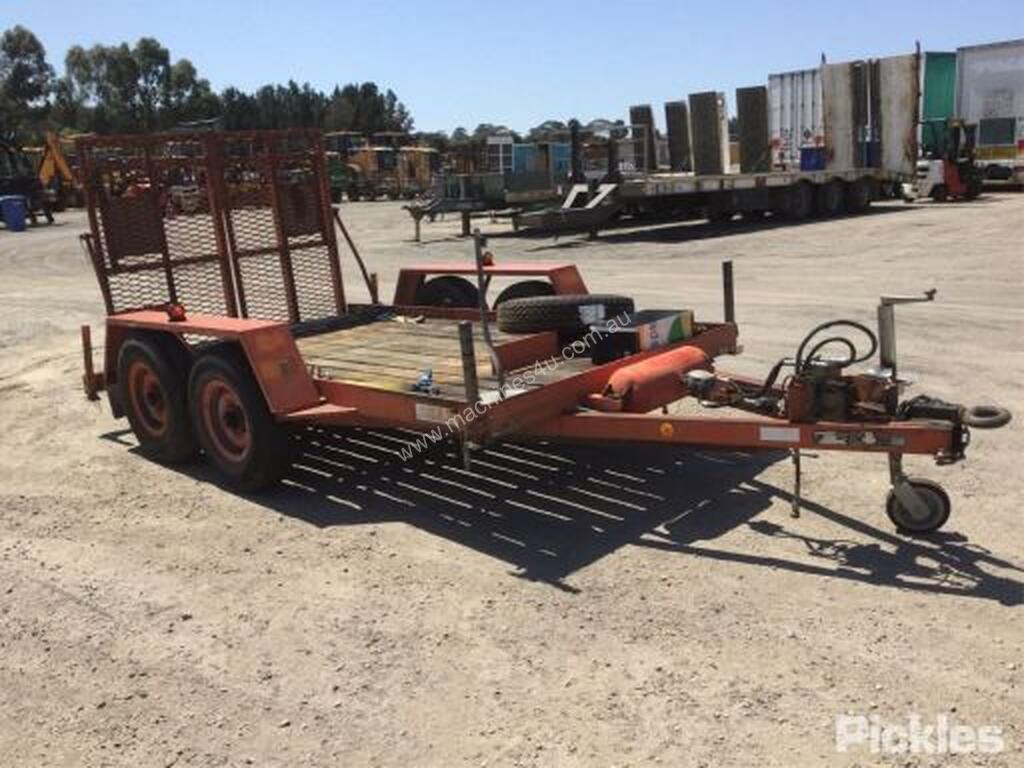 Buy Used Dean Trailers 1999 Dean Trailers Quad Dog Trailer in ...