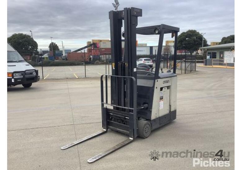 Used Crown RC30 Ride on Reach Trucks in , - Listed on Machines4u