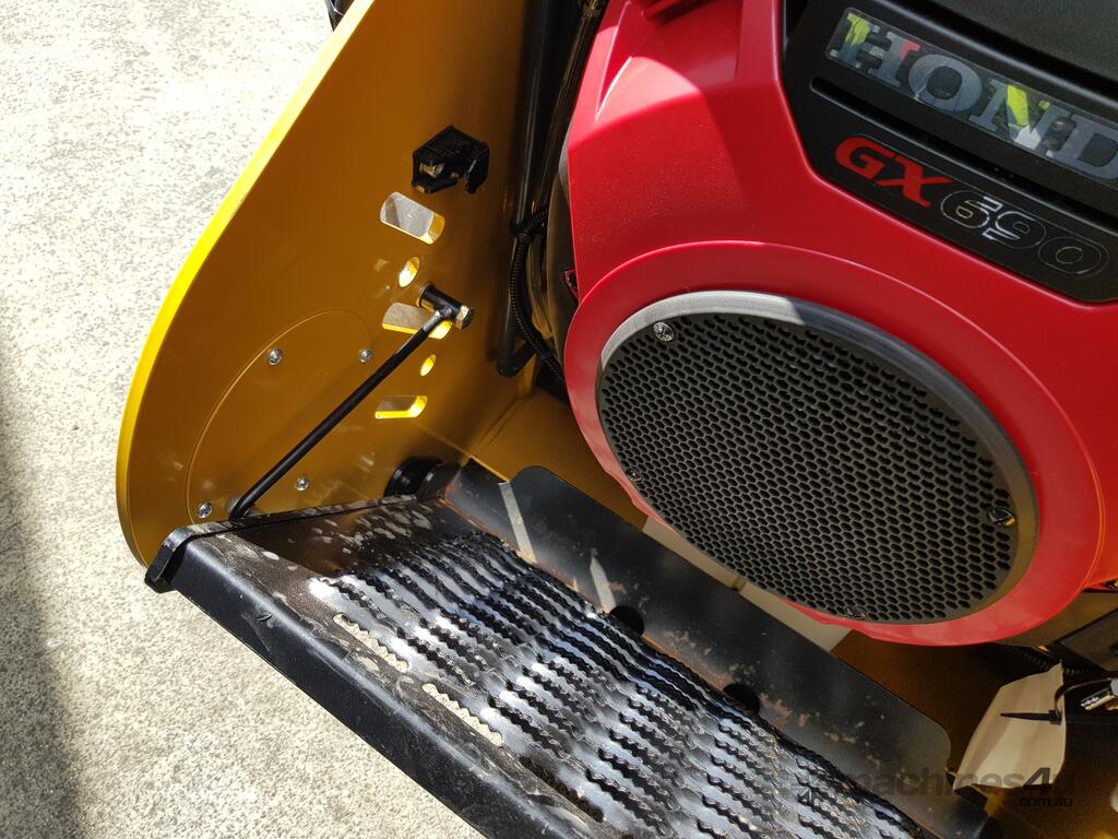 New active machinery AM230PW Tracked Mini Loaders (932708)