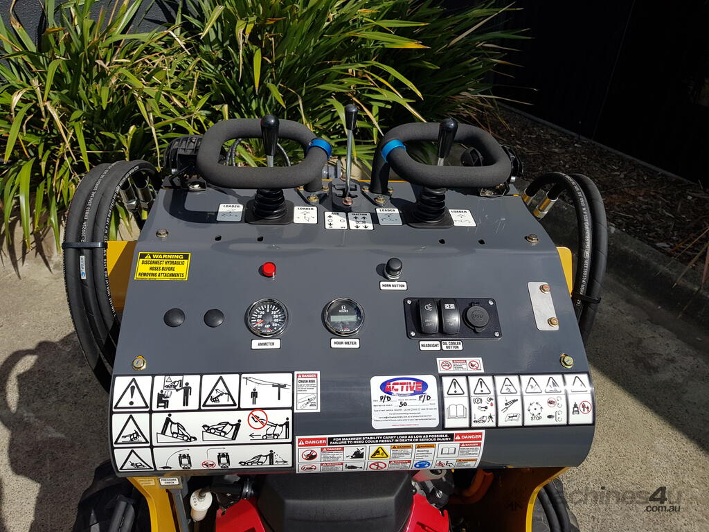 New active machinery AM230PW Tracked Mini Loaders (932708)